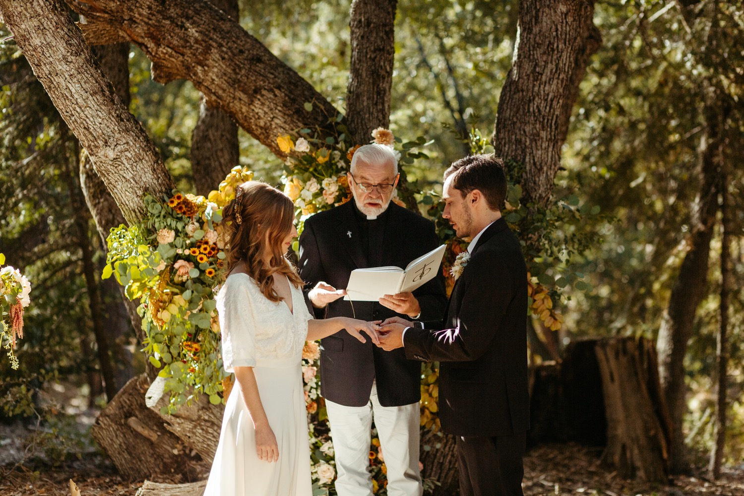 Intimate Cabin Wedding in Idyllwild – Carmelisse Photography