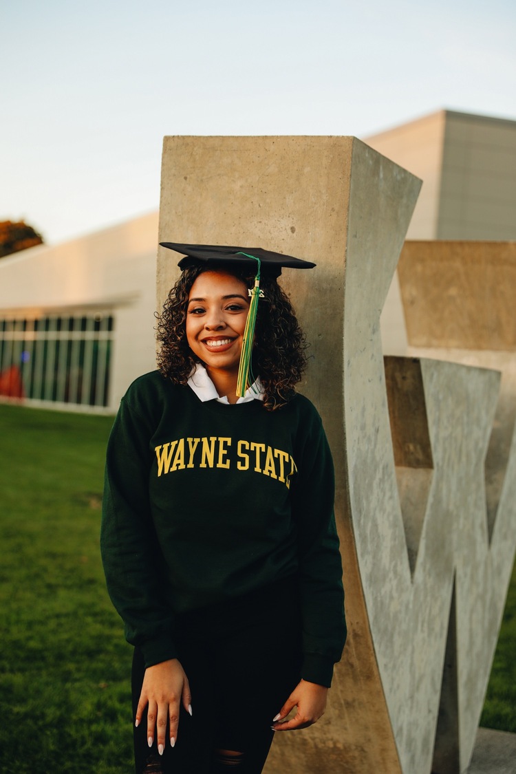 Leslie, A Wayne State University Grad Tale | chettaratphotography.com