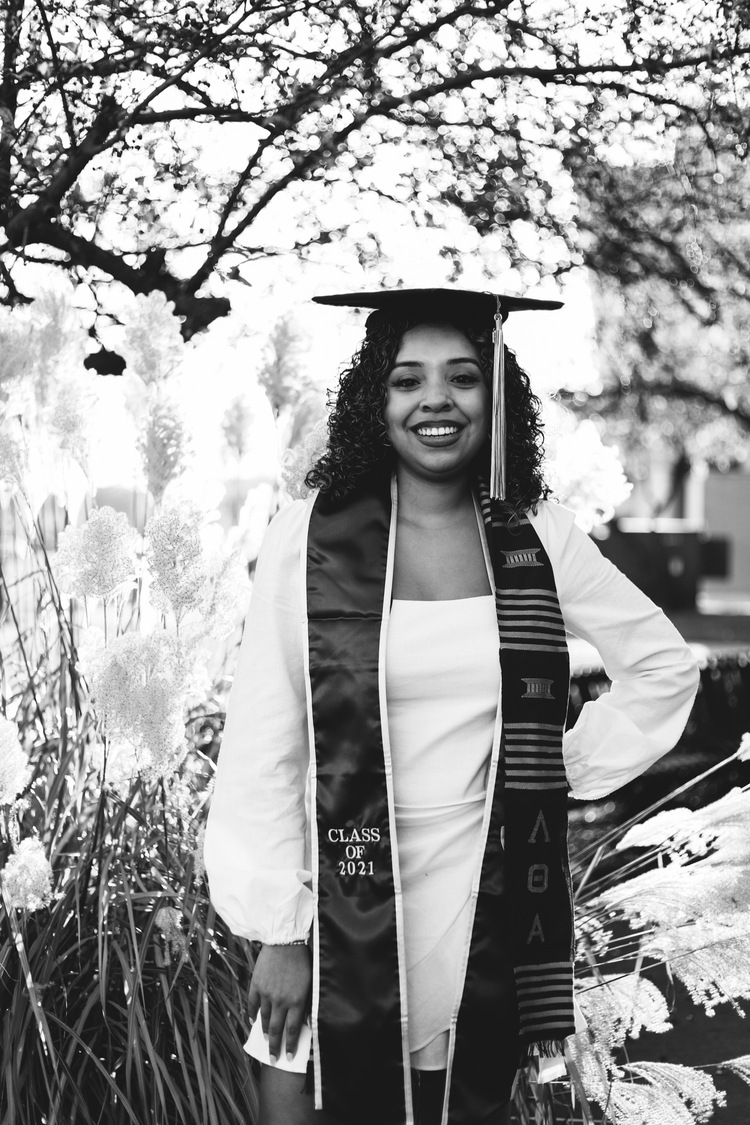 Leslie, A Wayne State University Grad Tale | chettaratphotography.com