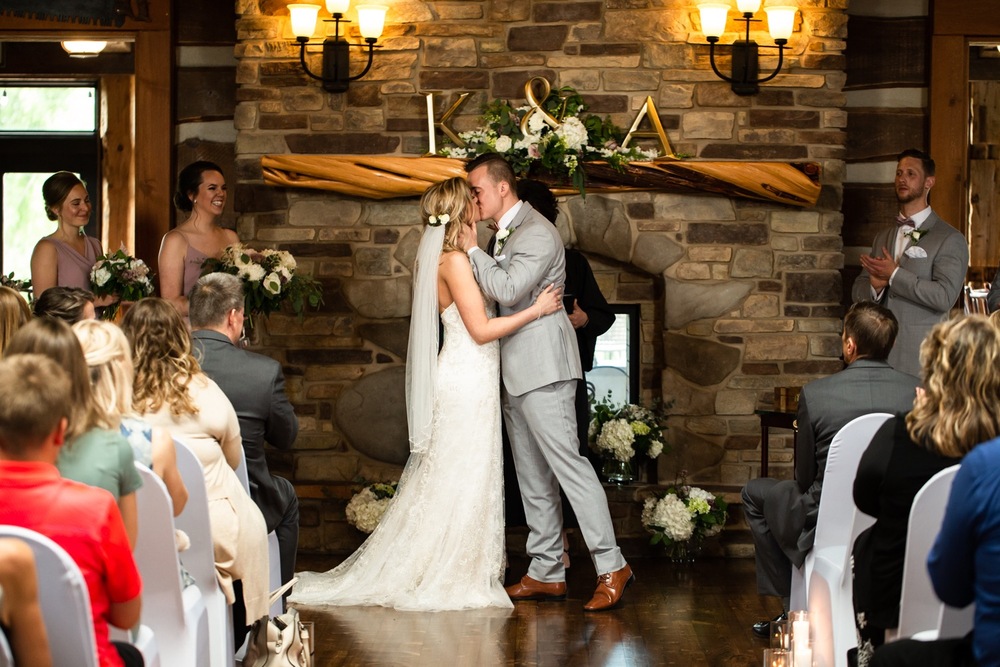 Kendel + Adam | Olde 41 Wedding in Green Bay, Wisconsin - Emily Megan ...