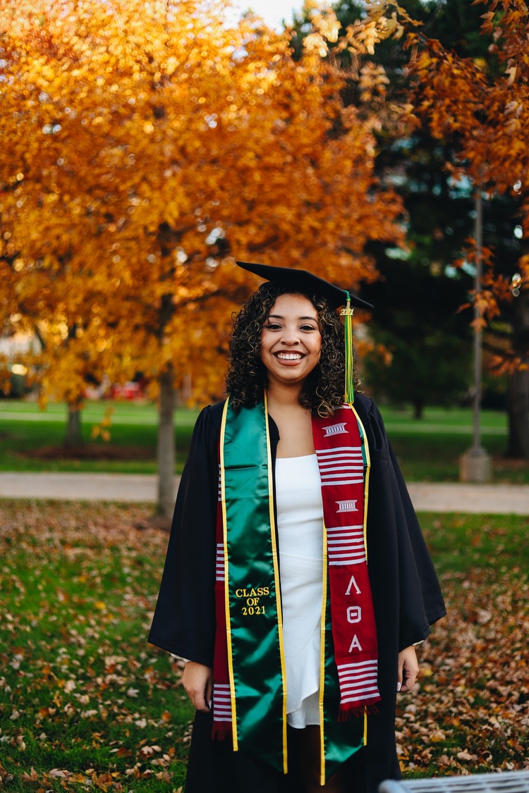 Leslie, A Wayne State University Grad Tale | chettaratphotography.com