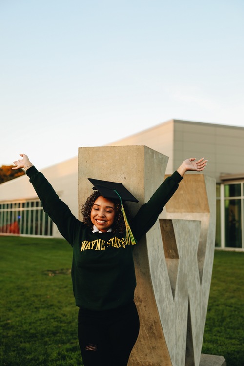 Leslie, A Wayne State University Grad Tale | chettaratphotography.com