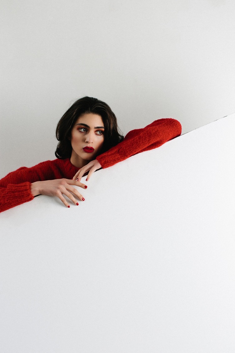 RED | A COLOR STORY – Elizabeth Podlesnik