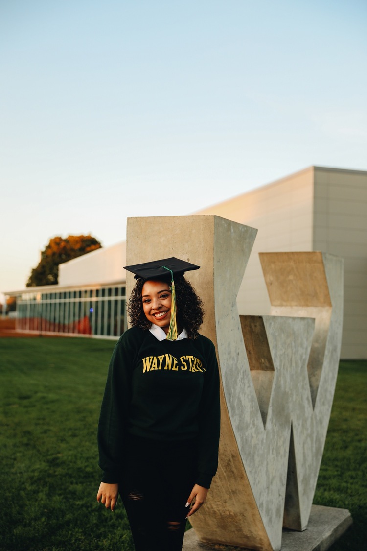 Leslie, A Wayne State University Grad Tale | chettaratphotography.com
