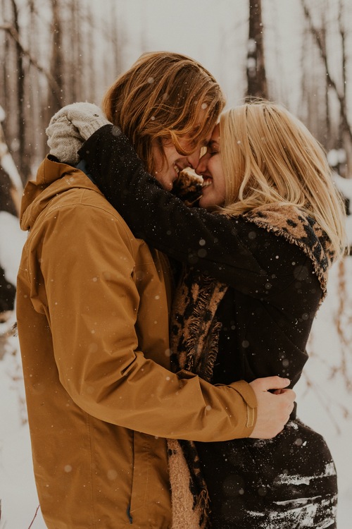 How to Make Your Couples Session a Date - kayleydphotography.com