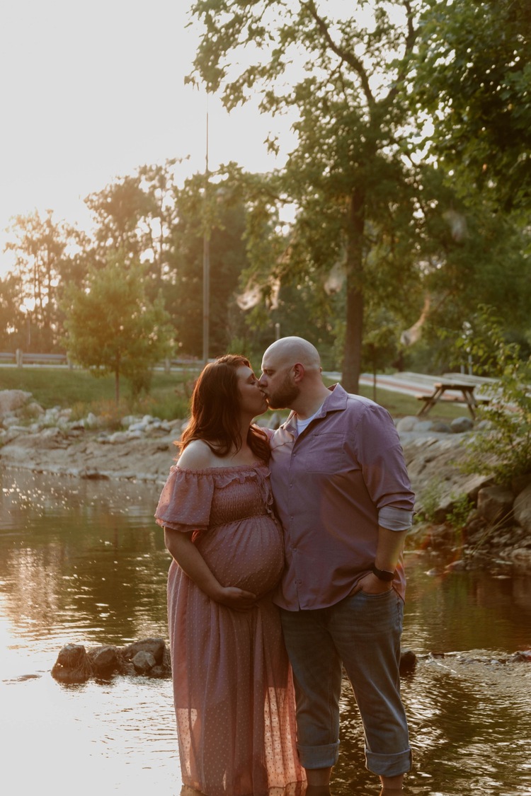 The Wilburs // Sharon Mills Maternity - Aliscia Marie Photography
